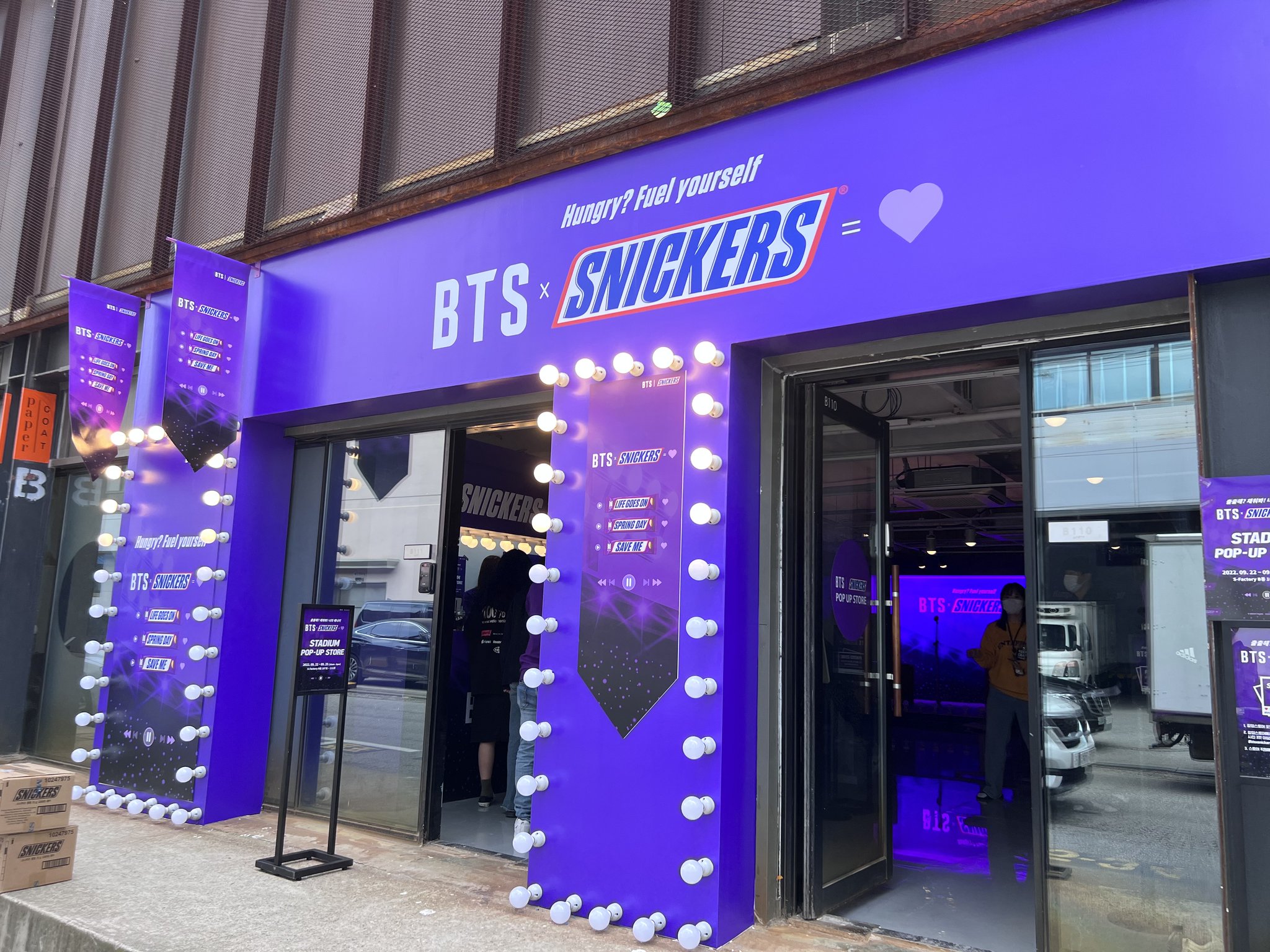 BTSとSNICKERSのポップアップストアが開催決定！！開催日・会場・チケット | BTS 防弾少年団 【まとめ情報サイト】