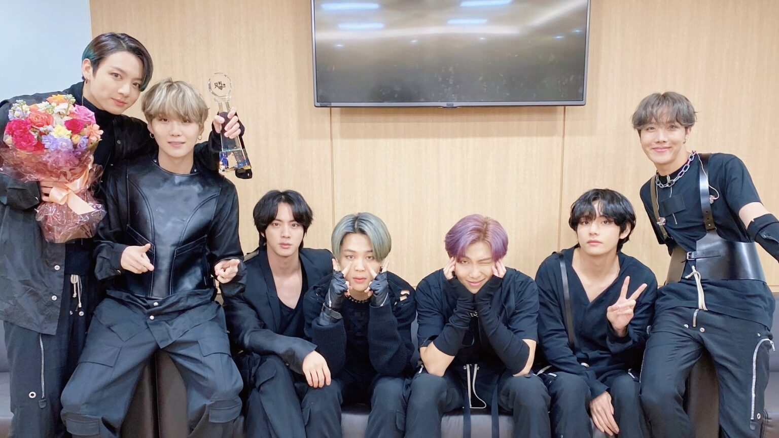 BTSメンバーの除隊日一覧まとめ！グループ活動再開はいつ？次のワールドツアーは？【ARMY必見】 | BTS 防弾少年団 【情報サイト】